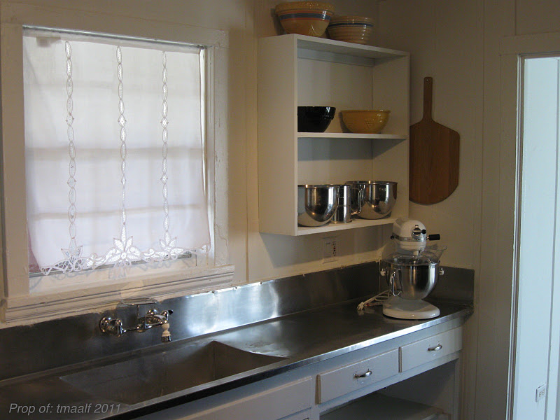 Two Men and a Little Farm: BAKING AREA TAKING SHAPE