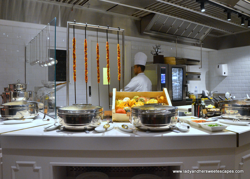 Date Night in Al Dawaar Revolving Restaurant and Lounge | Lady & her ...