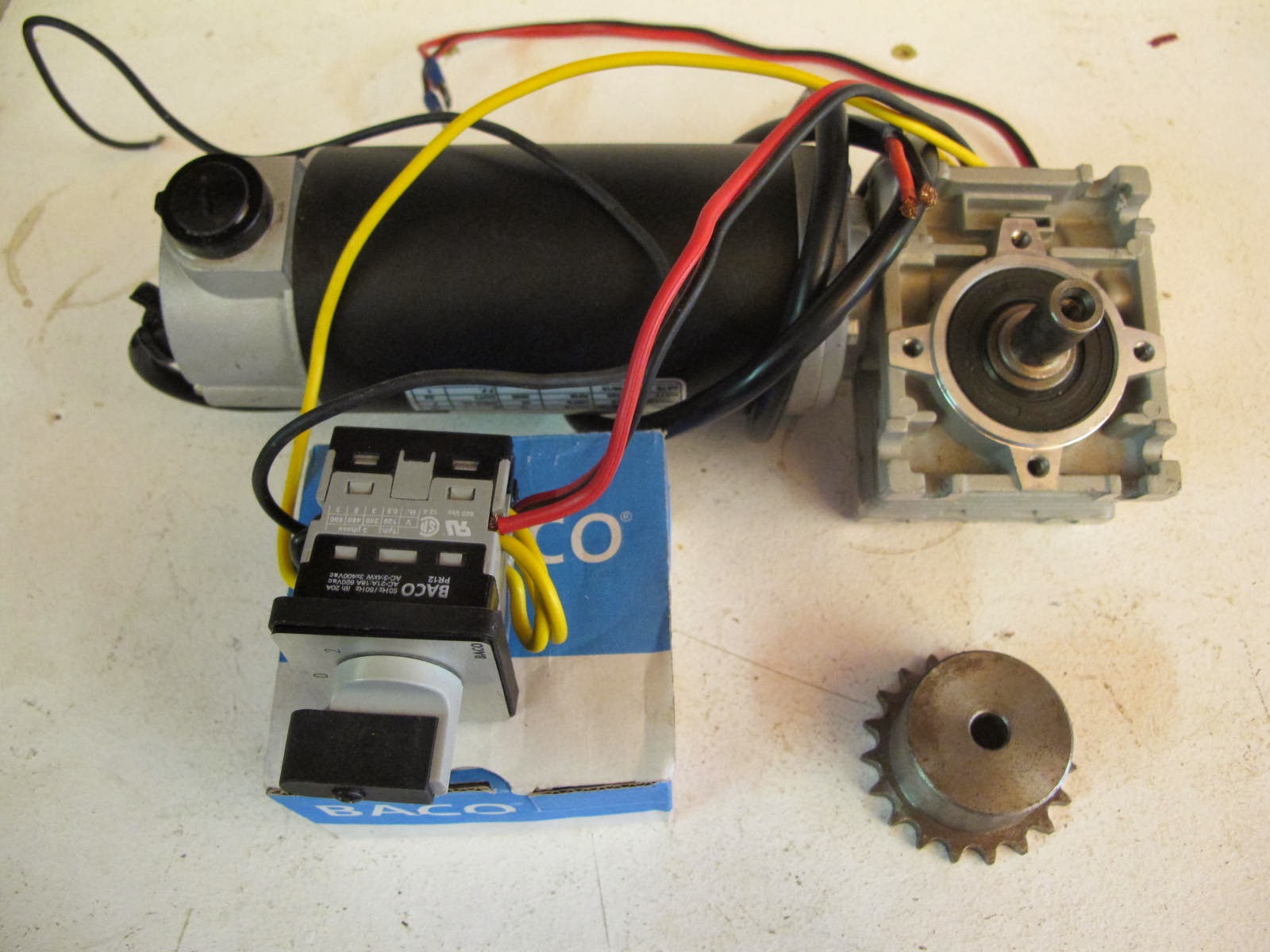 CKD Boats - Roy Mc Bride: Toylander Series 2 motor and metal parts