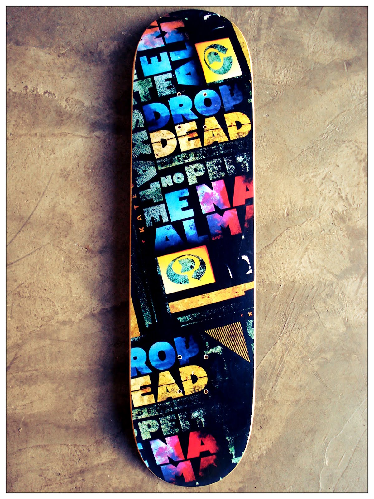 IN SKATESHOP: SHAPE DROP DEAD