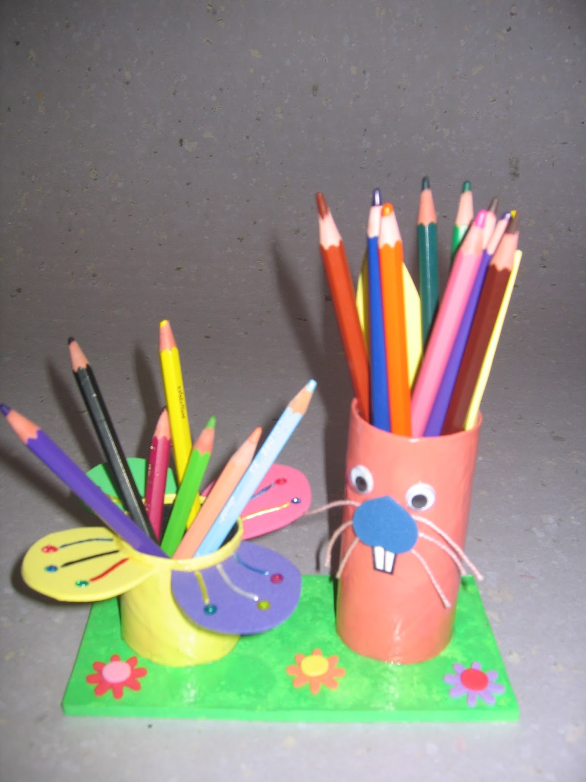 Amiscol: Bricolage d'un lapin de Pâques