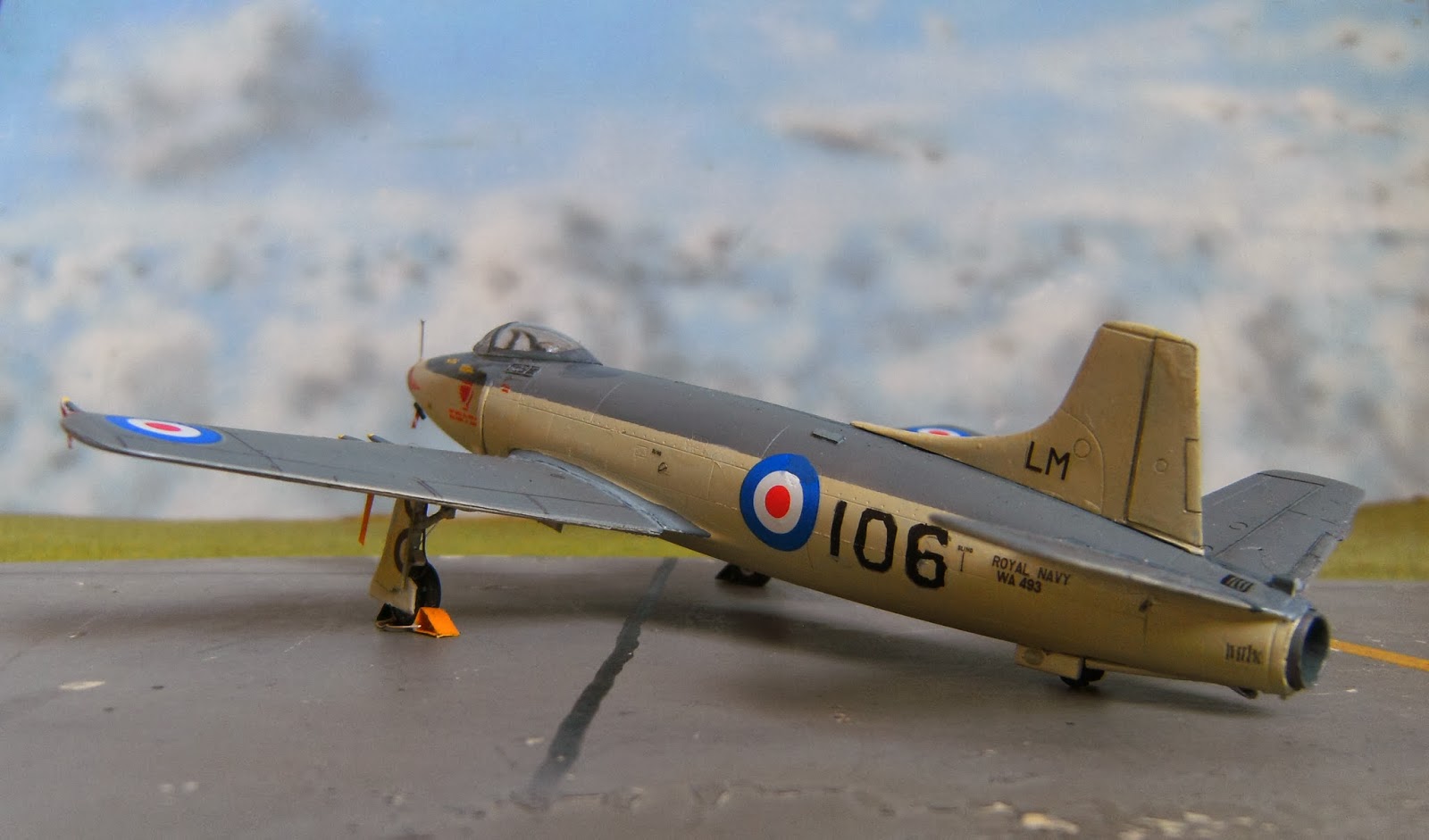 Happyscale-Modellbau: Supermarine Attacker - AZ-models 1/72