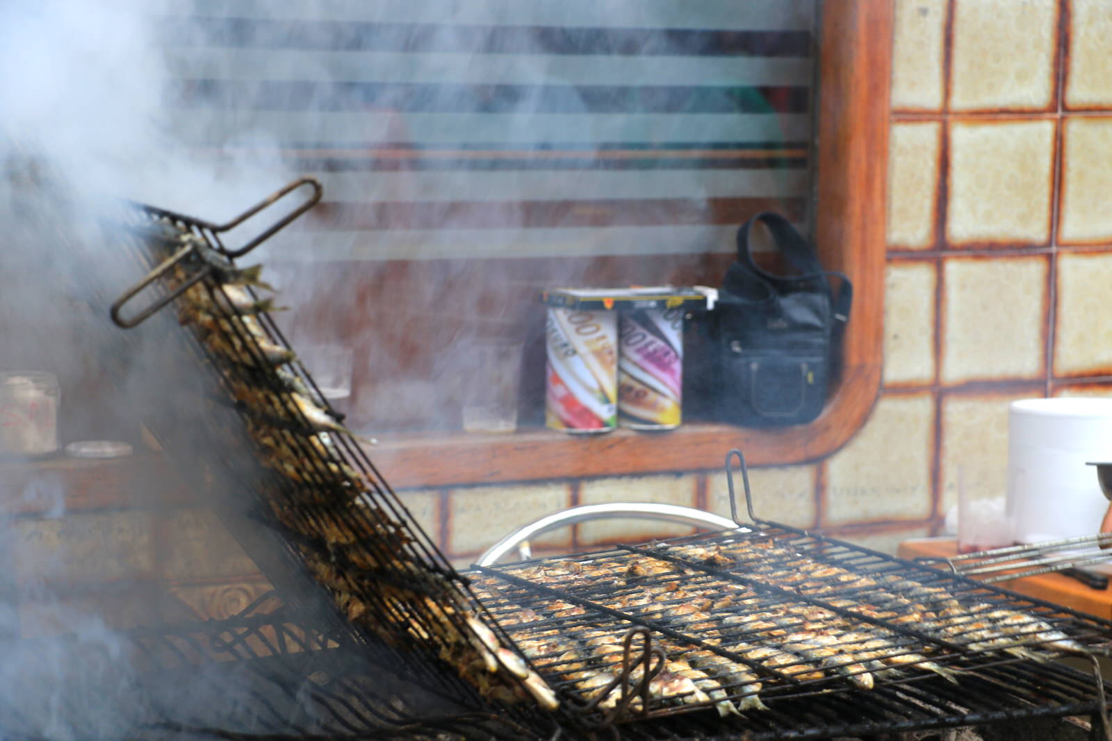 Cientos de personas disfrutan de bailes caribeños y sardinas en fiestas ...