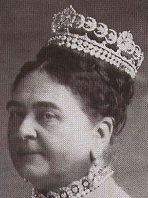 Tiara Mania: Duchess of Teck's Crescent Tiara