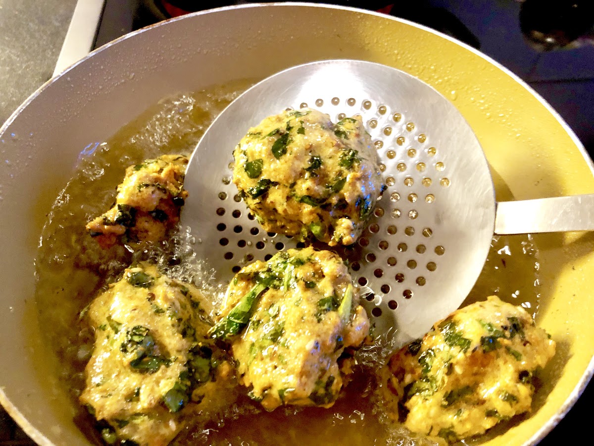 Palak Bread Vada ( Spinach and Bread Vada )