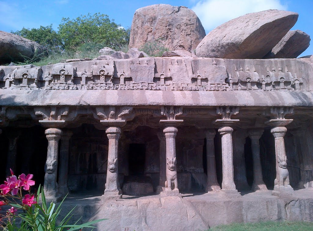 Tamilnadu Tourism: Panchapandava Cave Temple, Mamallapuram