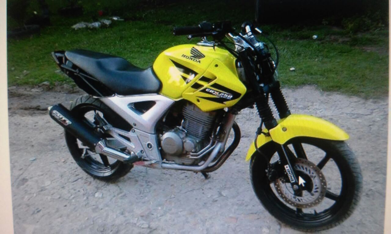 GtaEstiloAlPiso: Honda Twister 250 cc By Lucho