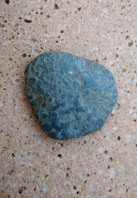 hérault insolite: les variolites de Maguelone