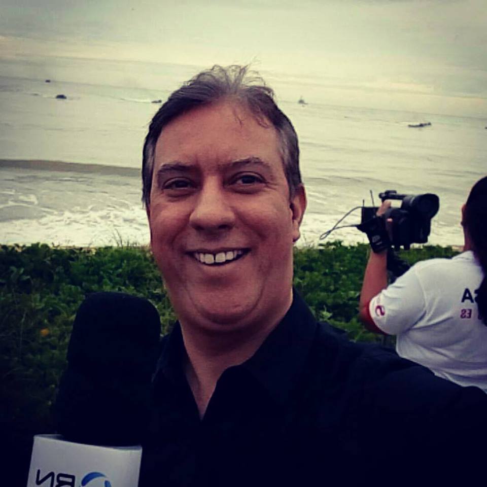 RAMON BARROS DE JF FAZ SUCESSO NA TERRA DE ROBERTO CARLOS