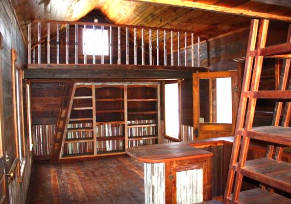 The Flying Tortoise: Little Cottage With Rustic Charm...