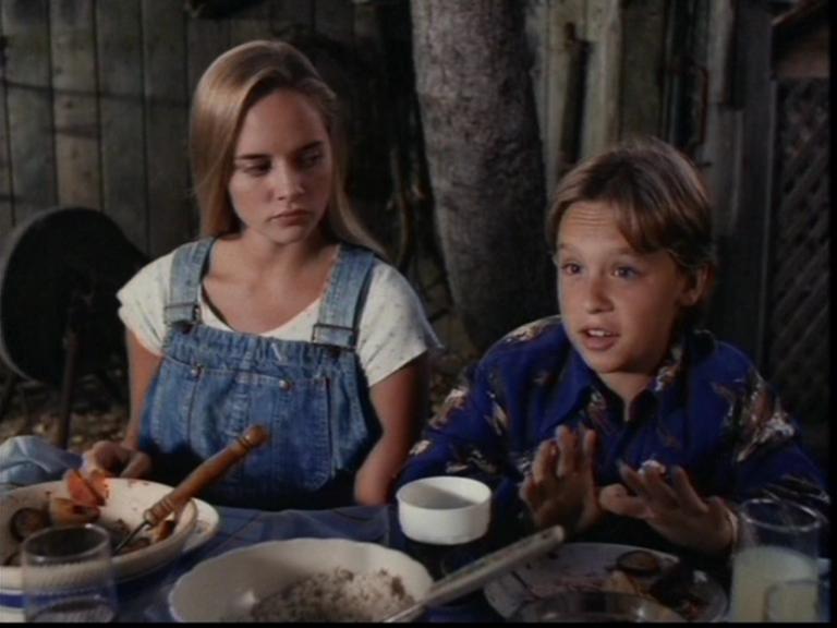 Girls Wearing Denim Overalls: Photos From Film and Television Shows 2