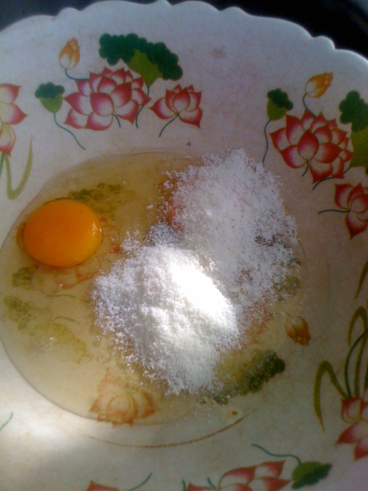 MANGIANDO TUTTO: "Pizzelle di sciurilli" (Frittelle di Fiori di Zucca)