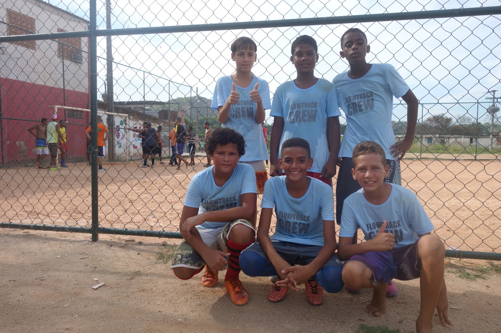 Cariokaal - Nu vanuit São Paulo: Spelen in Rio's afvoerput ...