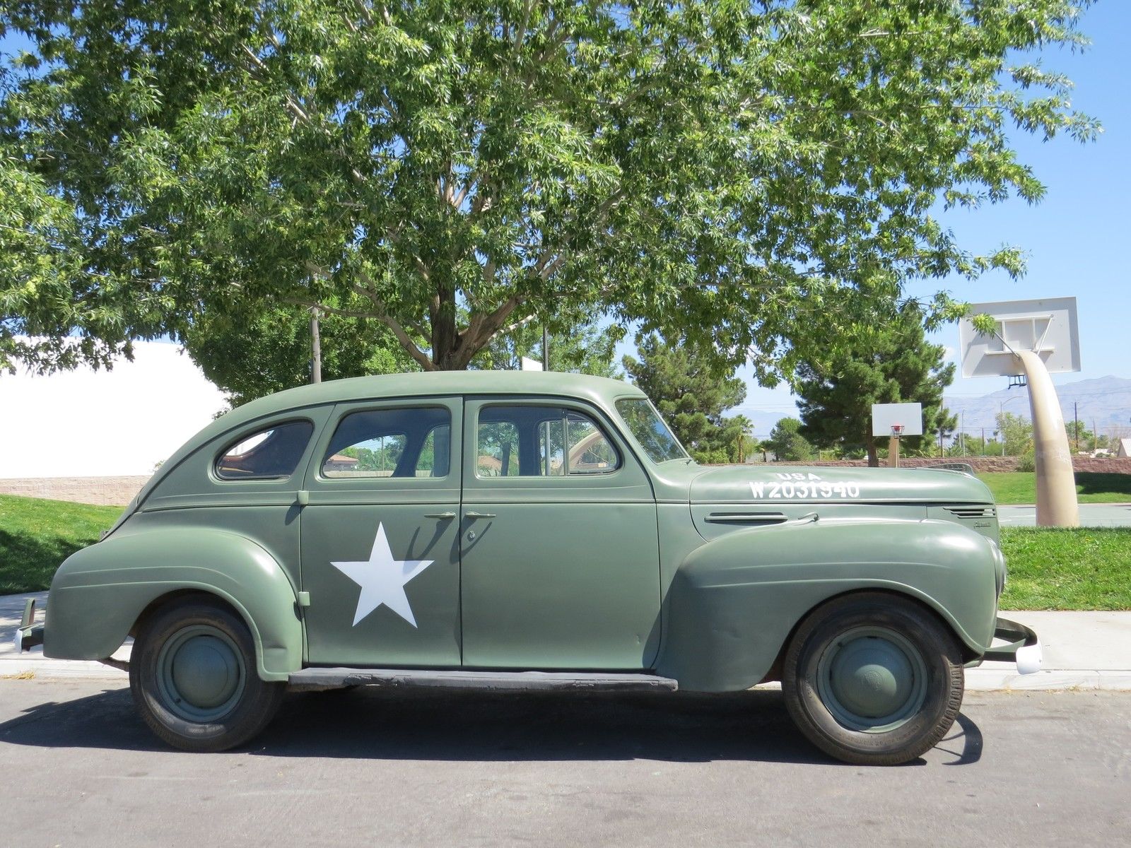 5k: Army Air Force Staff Sedan: 1940 Plymouth P10 - DailyTurismo