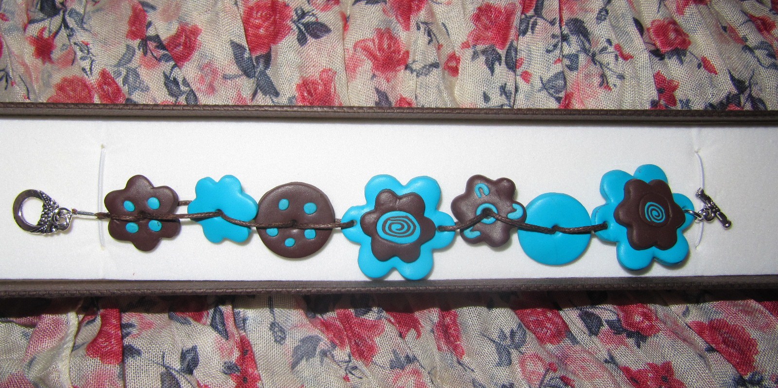 Bijoux de création en pâte fimo: Bracelet fleuri en pâte fimo