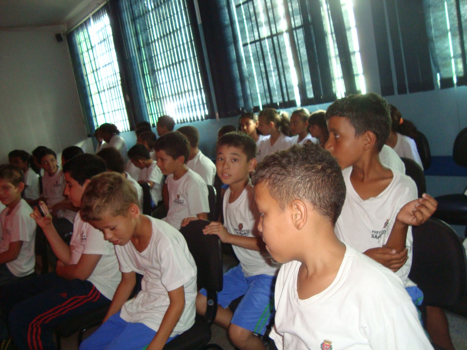 EMEF. Profª. Maria Helena Faria Lima : TEATRO