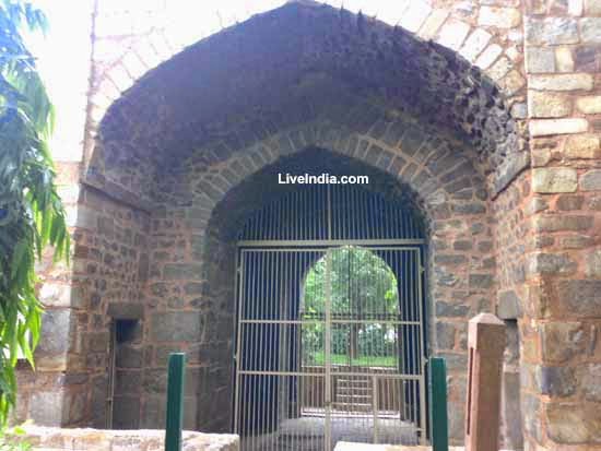 Is the Khooni Darwaza of Delhi, haunted