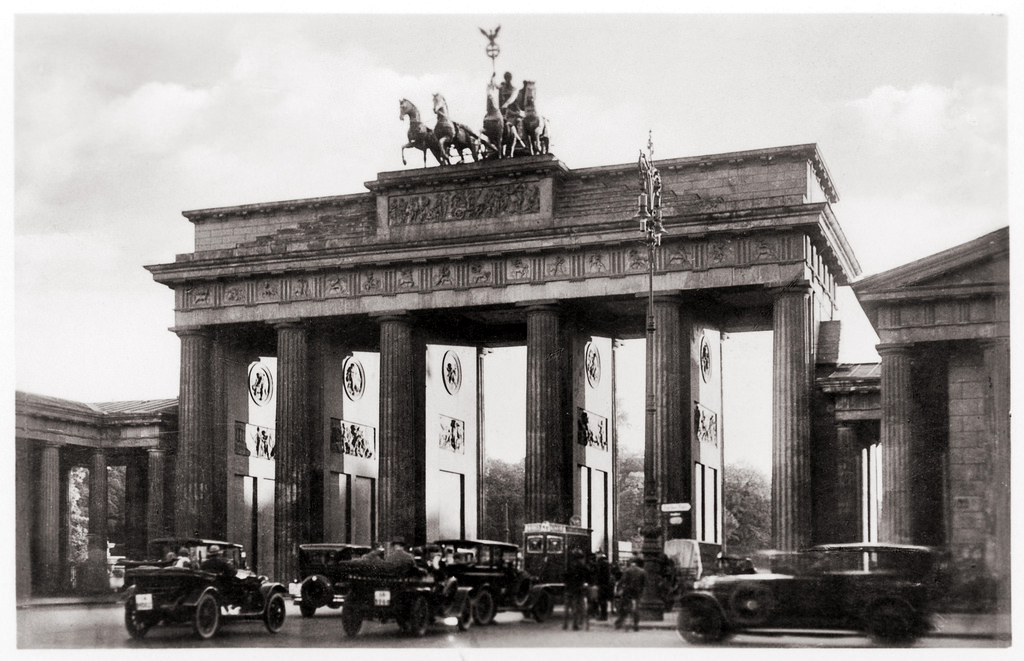 Amazing Photos Capture Street Scenes of Berlin in the 1930s ~ Vintage ...