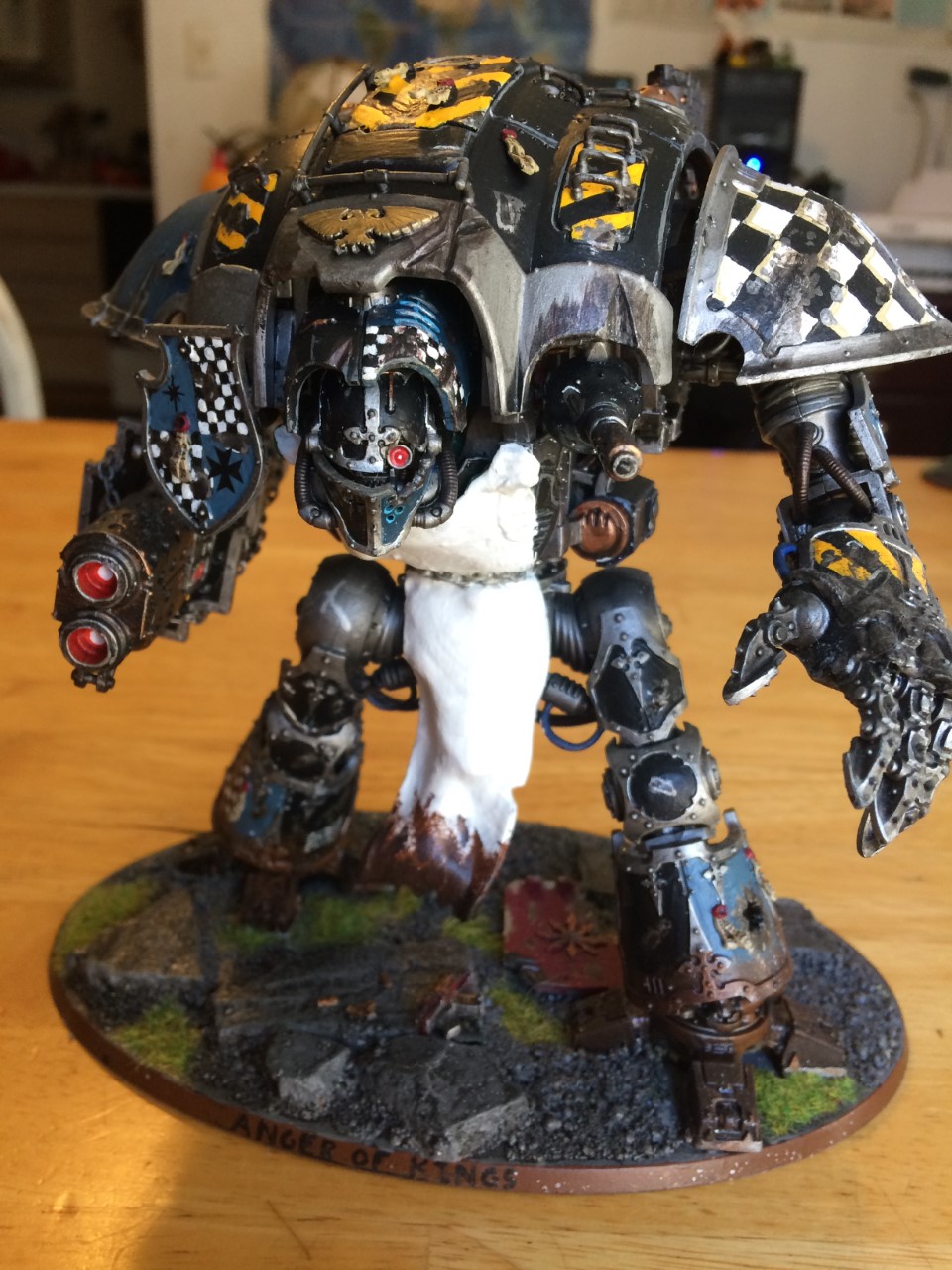 What's On Your Table: Custom Knight House - Faeit 212