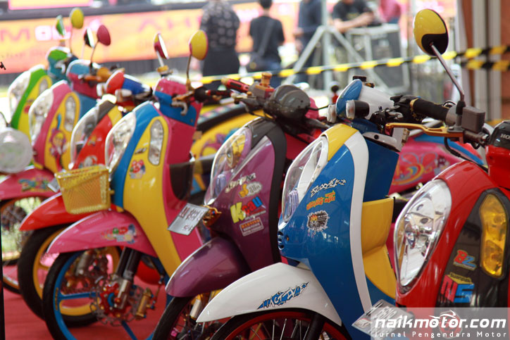 finna RZ: Modifikasi Honda Scoopy Racing Look Style