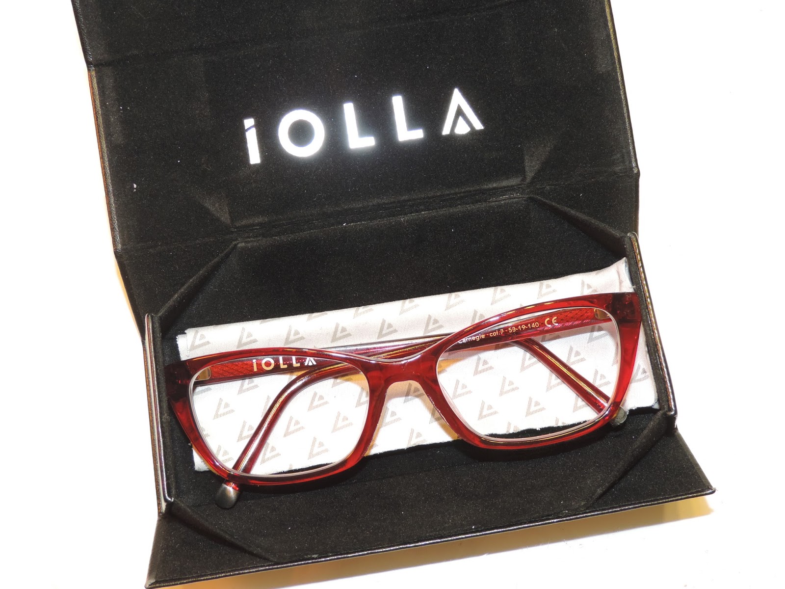 Girls Who Wear Glasses: See with Iolla - Glasgow Beauty Blogger