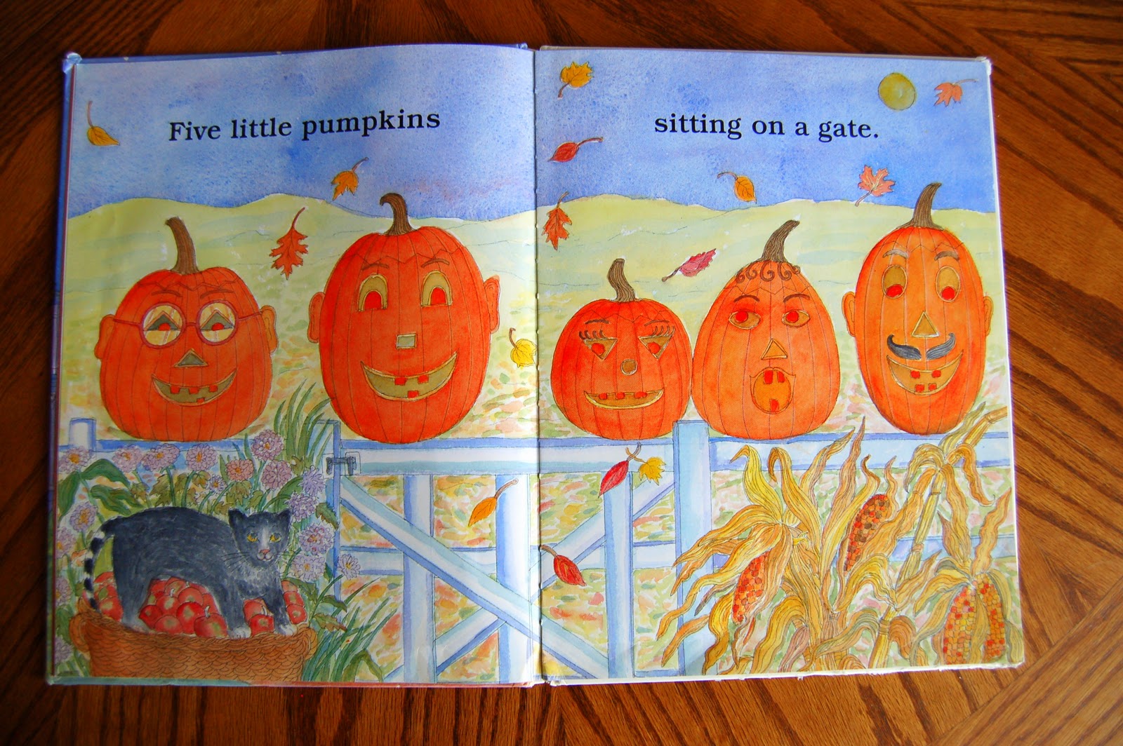 "Five Little Pumpkins" Craft ~ She's Crafty