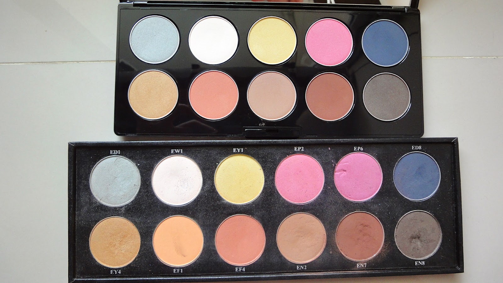 เปรียบเทียบแผงแต่งหน้าสุริยะ MTI Suriya Palette รุ่นเก่า กับรุ่นใหม่ ...
