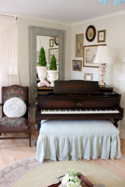 Maison Decor: Piano Corner gets a tune up