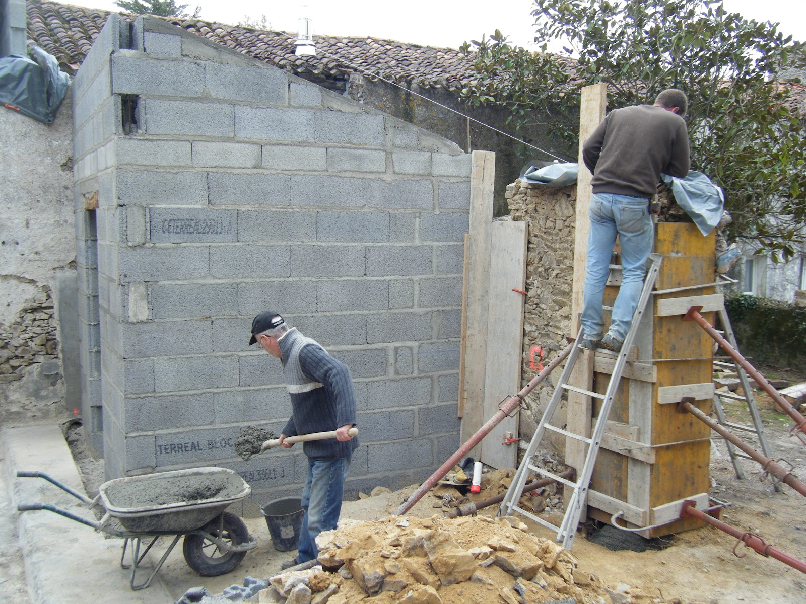 La grange de la Boisselière: Travaux de maçonnerie