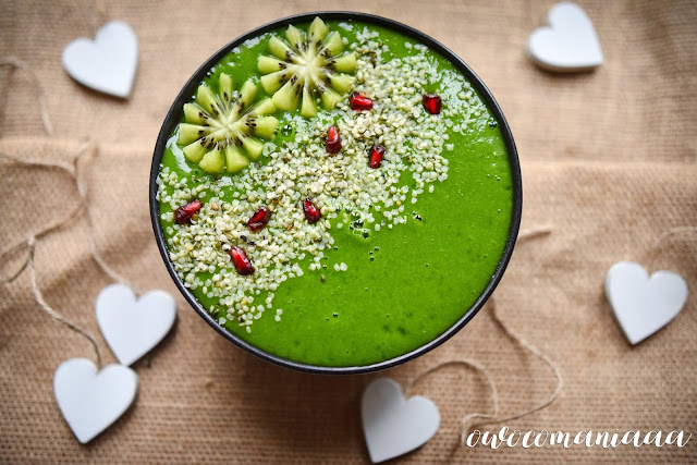 Zielone koktajle: mango + banan + szpinak + pestka awokado + maca ...