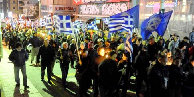 ΑΣΦΥΚΤΙΚΑ ΓΕΜΑΤΟΙ ΟΙ ΔΡΟΜΟΙ ΓΥΡΩ ΑΠ'ΤΟ ΜΝΗΜΕΙΟ ΤΩΝ 2 ΗΡΩΩΝ... ΧΙΛΙΑΔΕΣ ...