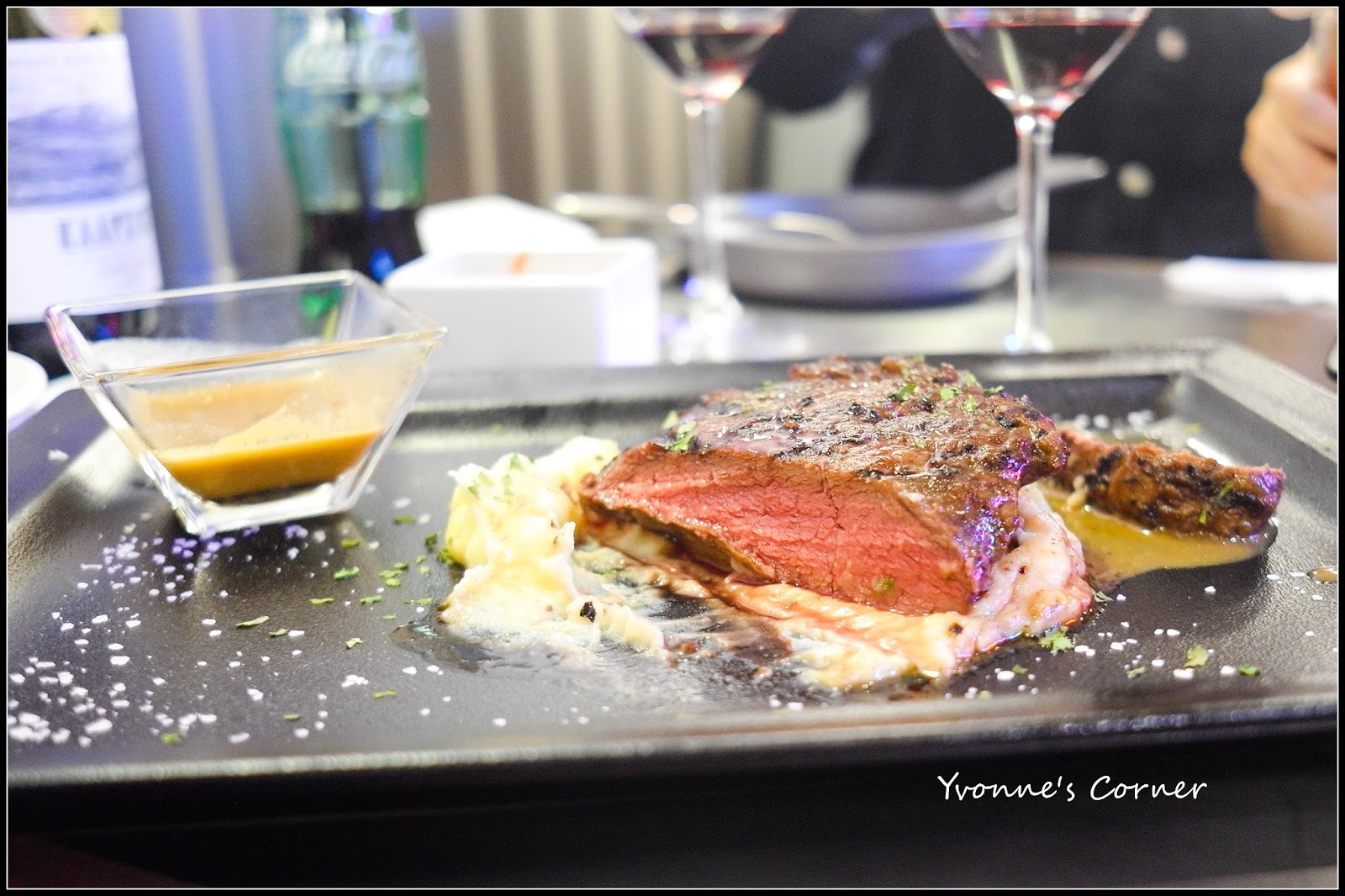 Yvonne's Corner: Flat Iron @ Top Blade Steak Lab