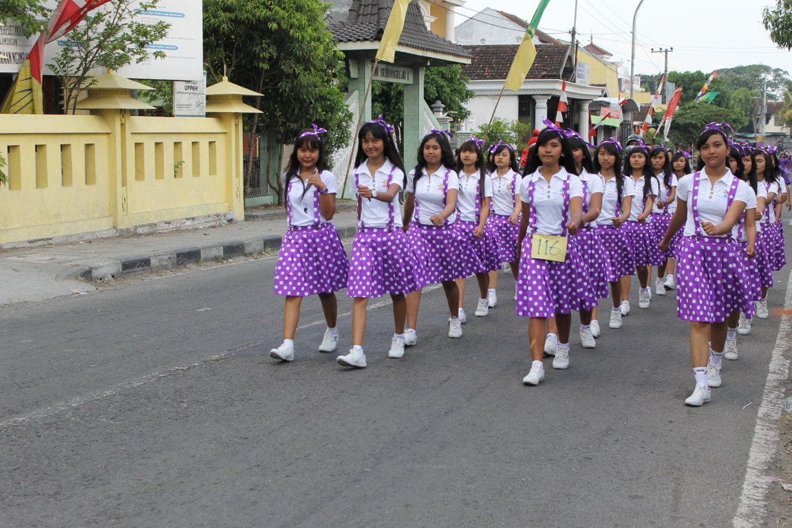 OSIS SMPN 2 NGIMBANG: Gerak Jalan : Siswa Siswi SMPN 2 Ngimbang
