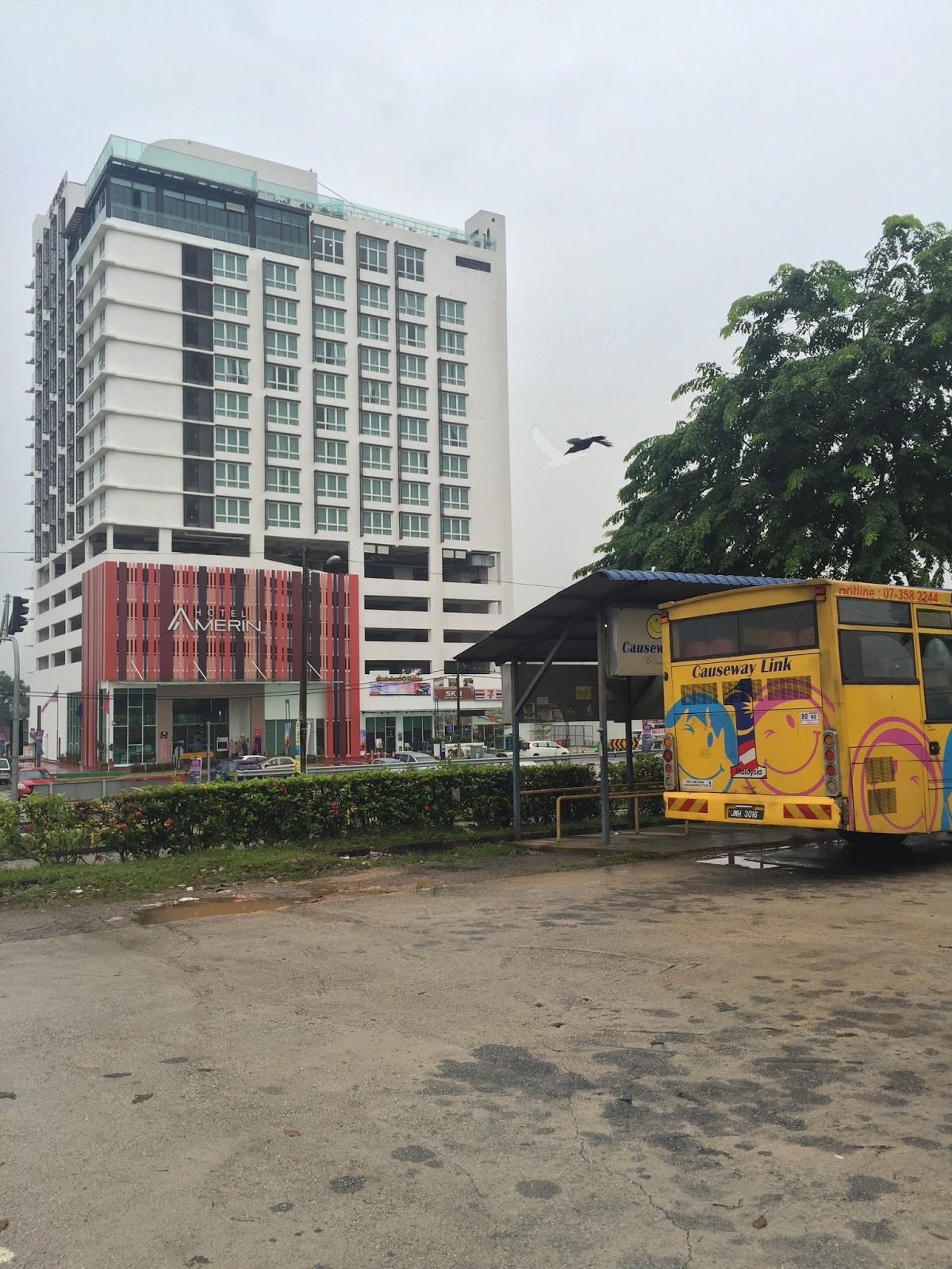 JALAN KAKI SINGAPORE: Dari JB ke Singapore naik bas.