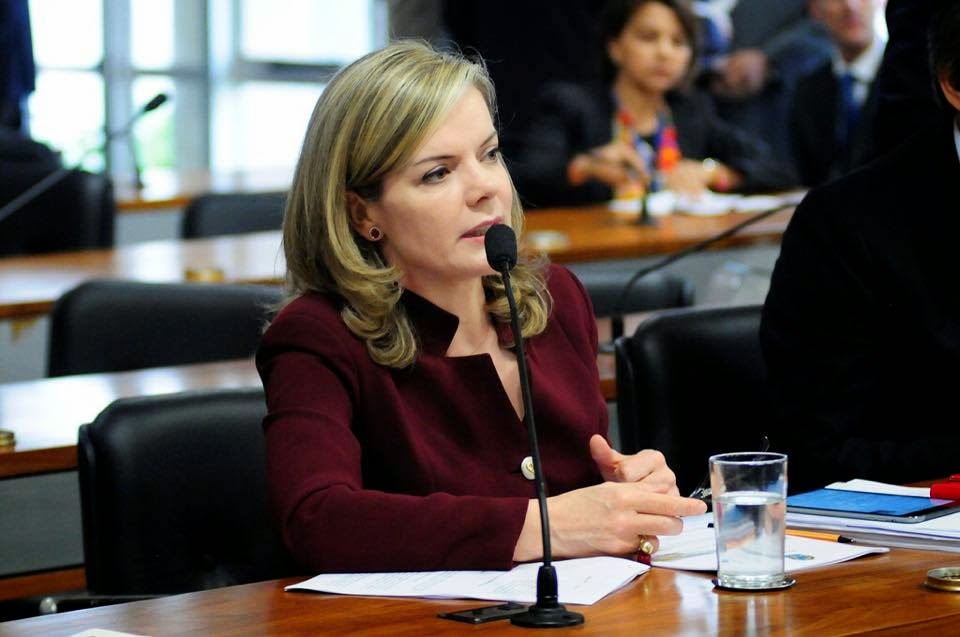 Gleisi Hoffman fala a verdade e deixa senadores nervosos