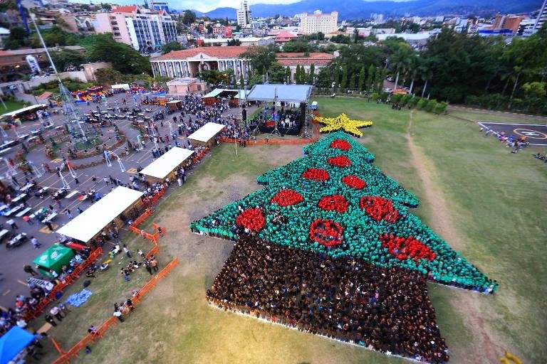 World Record Human Christmas Tree