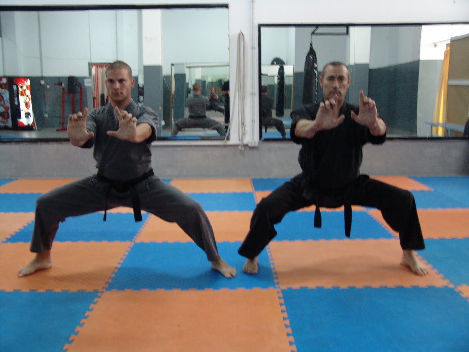 GIMNASIO SANRO SPORT: KUNG FU- JUN FAN