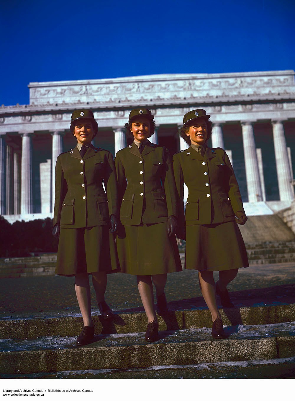 Beautiful Color Pictures of Canadian Women's Army Corps During World ...
