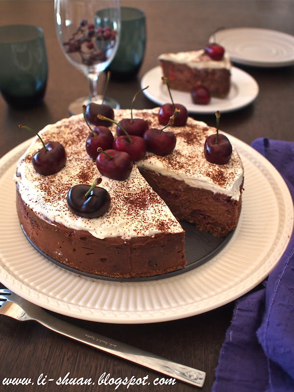 Helena's Kitchen: Cherry Ripe Choc Cheesecake