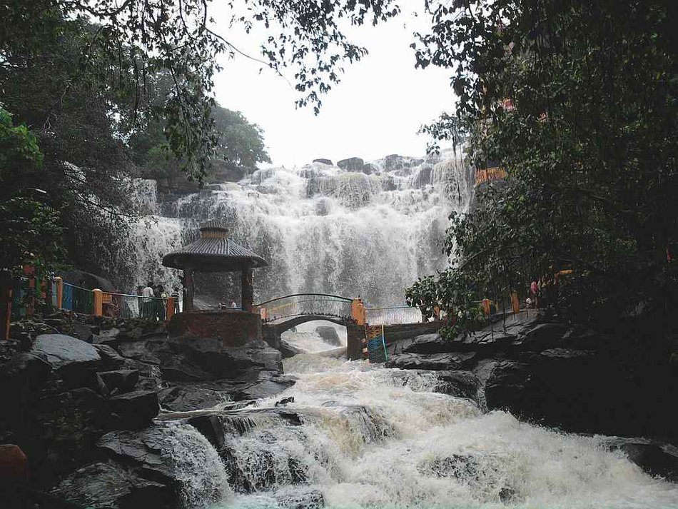 KNOW INDIA.....: THE BEST WATERFALLS IN INDIA.