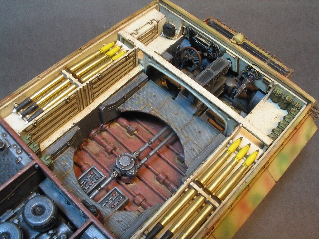 ptearsenal: Late Tiger 205 with interior