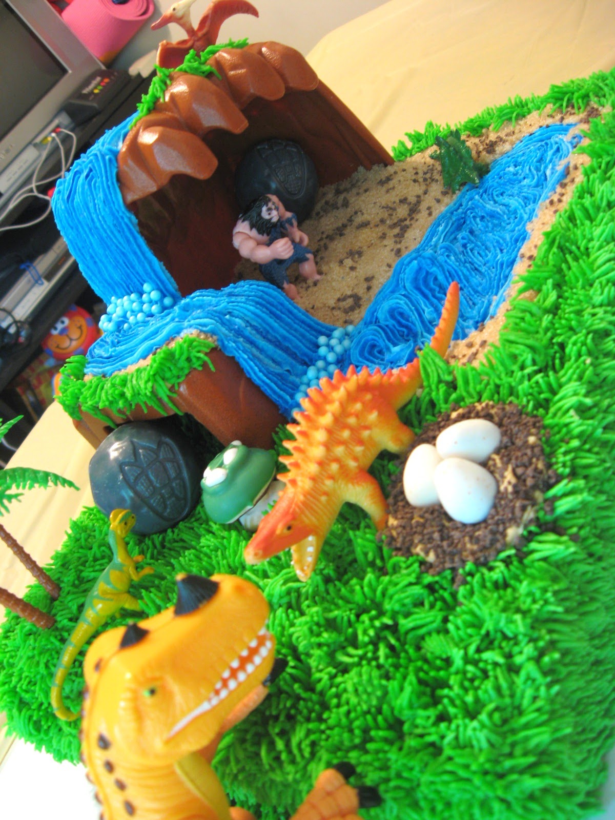 Cakeopolis: # 101 Dinosaur Birthday Cake