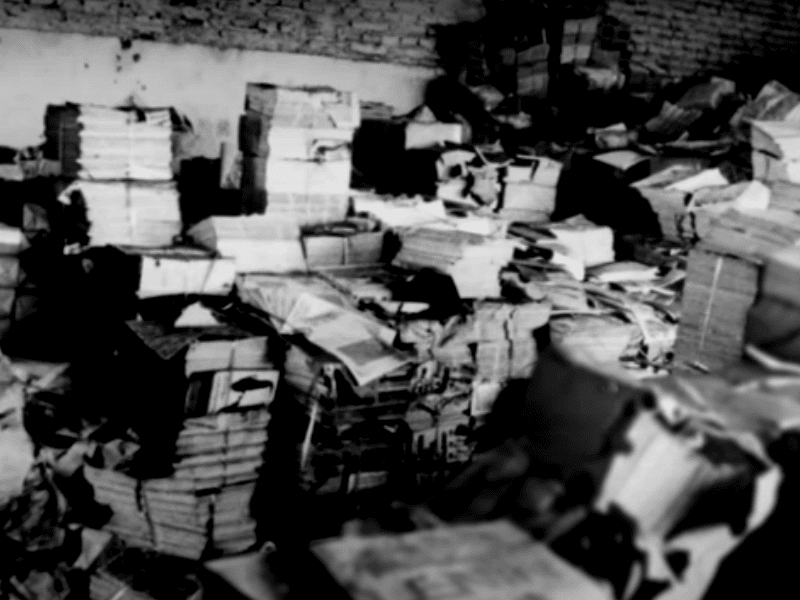 ENORMIO: EL PROCESO / «Quema de libros durante la última dictadura ...