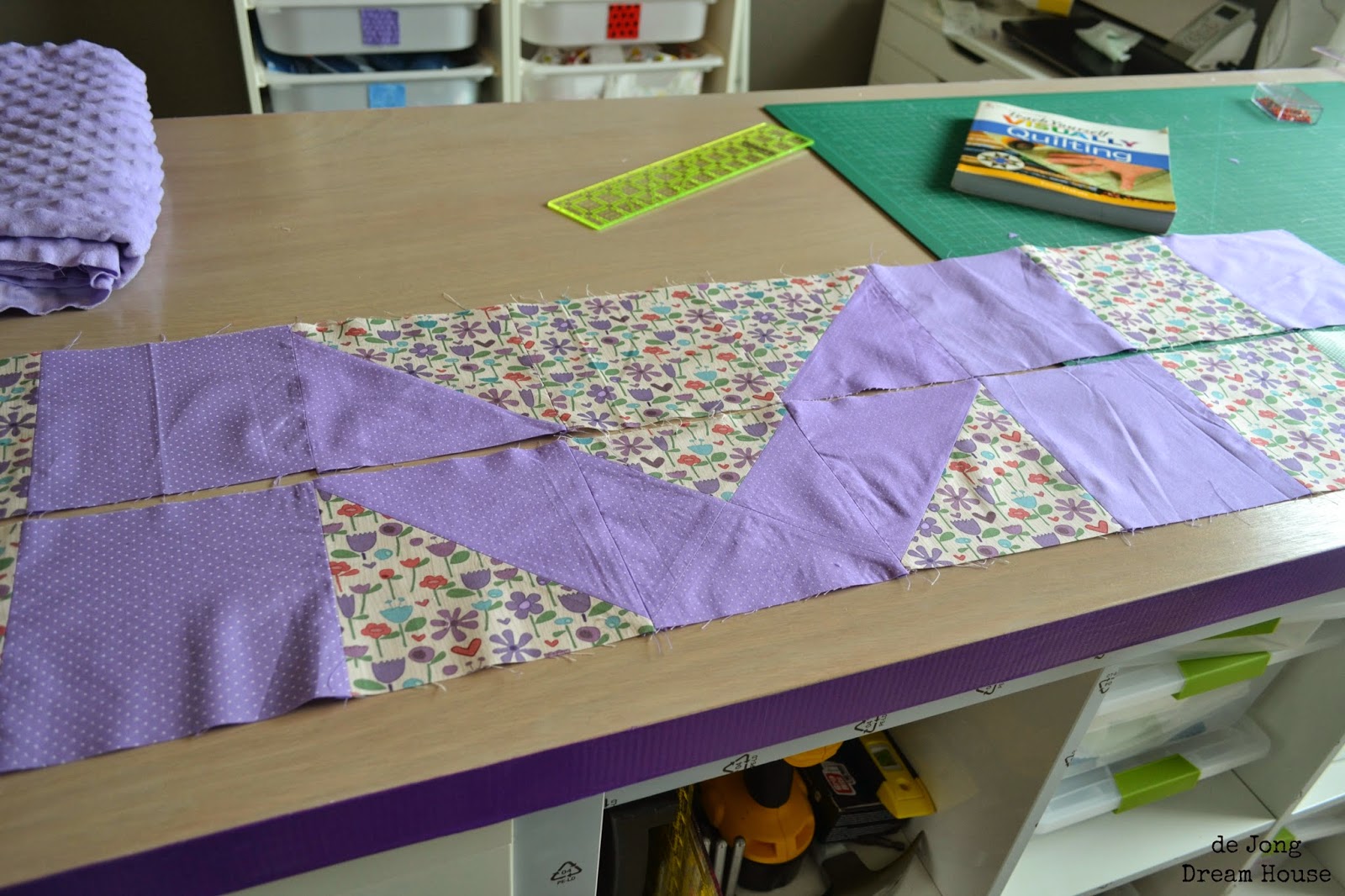 de Jong Dream House: Quilt #6: Molly's Monogram Quilt