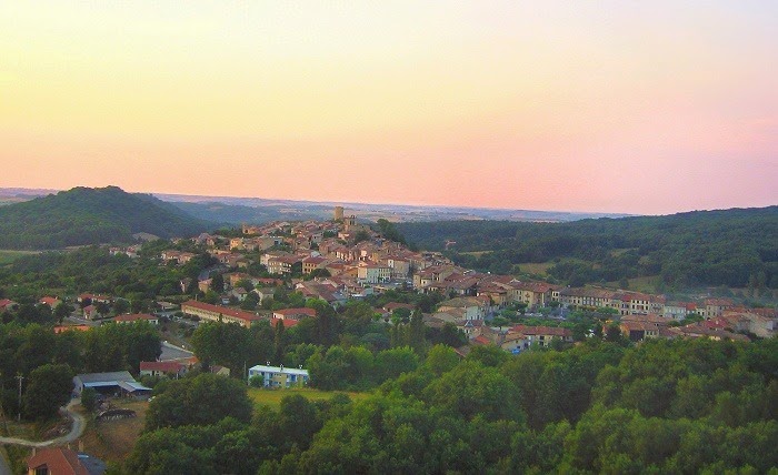 Découvrez les Pyrénées à pied ou à VTT: Boucle autour d'Aurignac ...