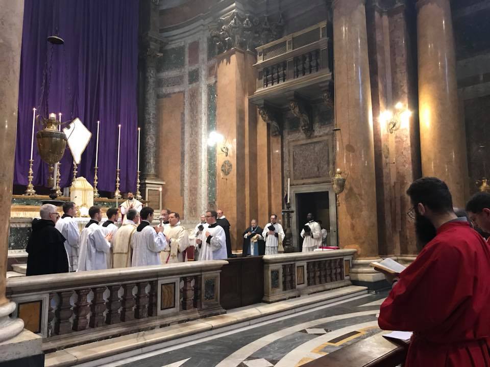 New Liturgical Movement: FSSP Maundy Thursday in Rome