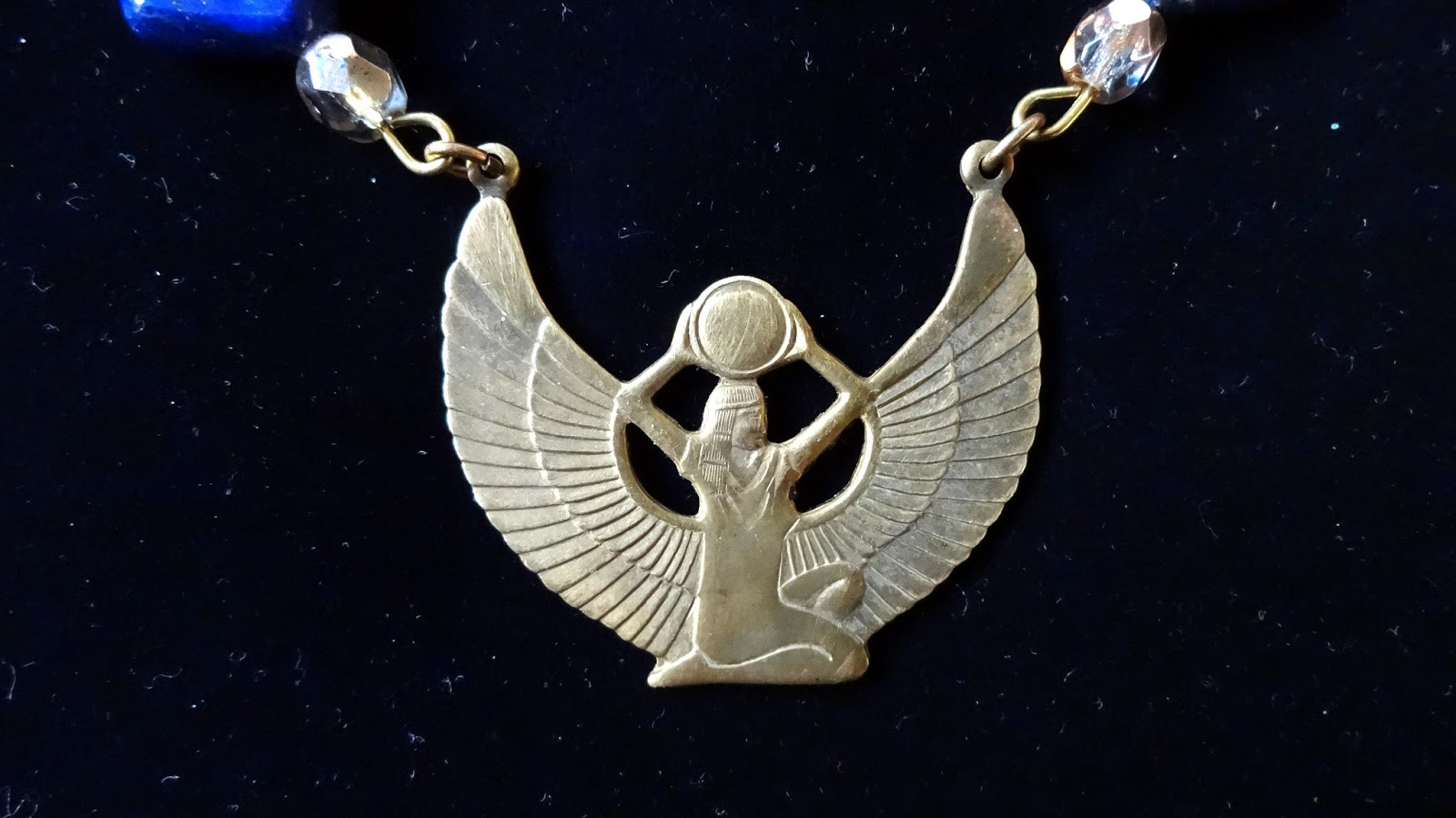 Fantasy Jewellery: COLLANA ISIDE ALATA