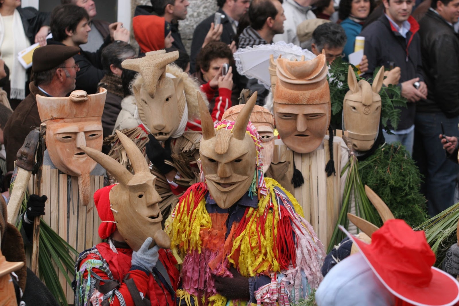 Notícias de Resende: REGIÃO: Lamego: O Entrudo mais genuíno do país sai ...
