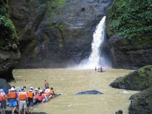 Philippines view spots and places: Pagsanjan Falls - Philippines