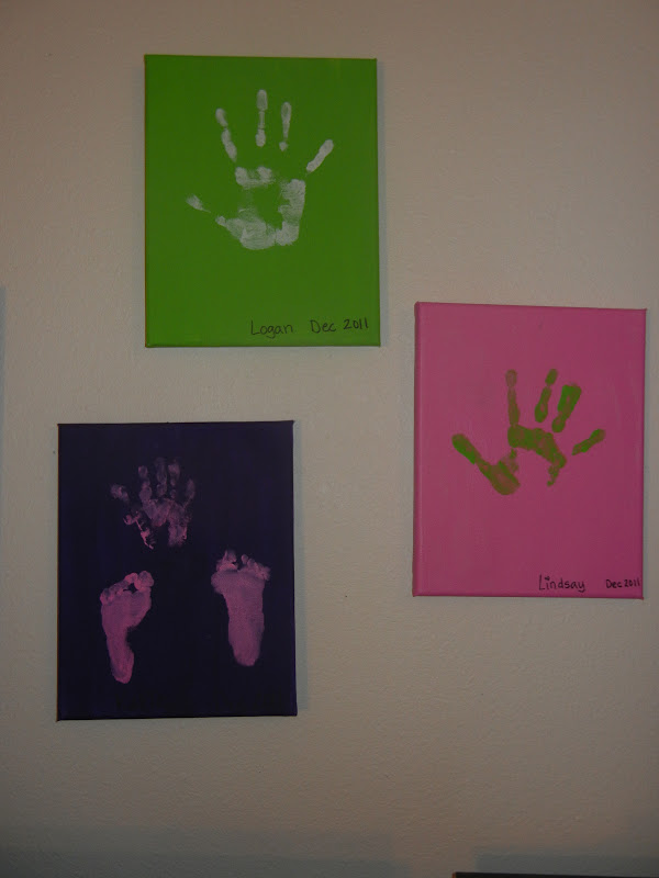 Busy Momma Brown: Handprints